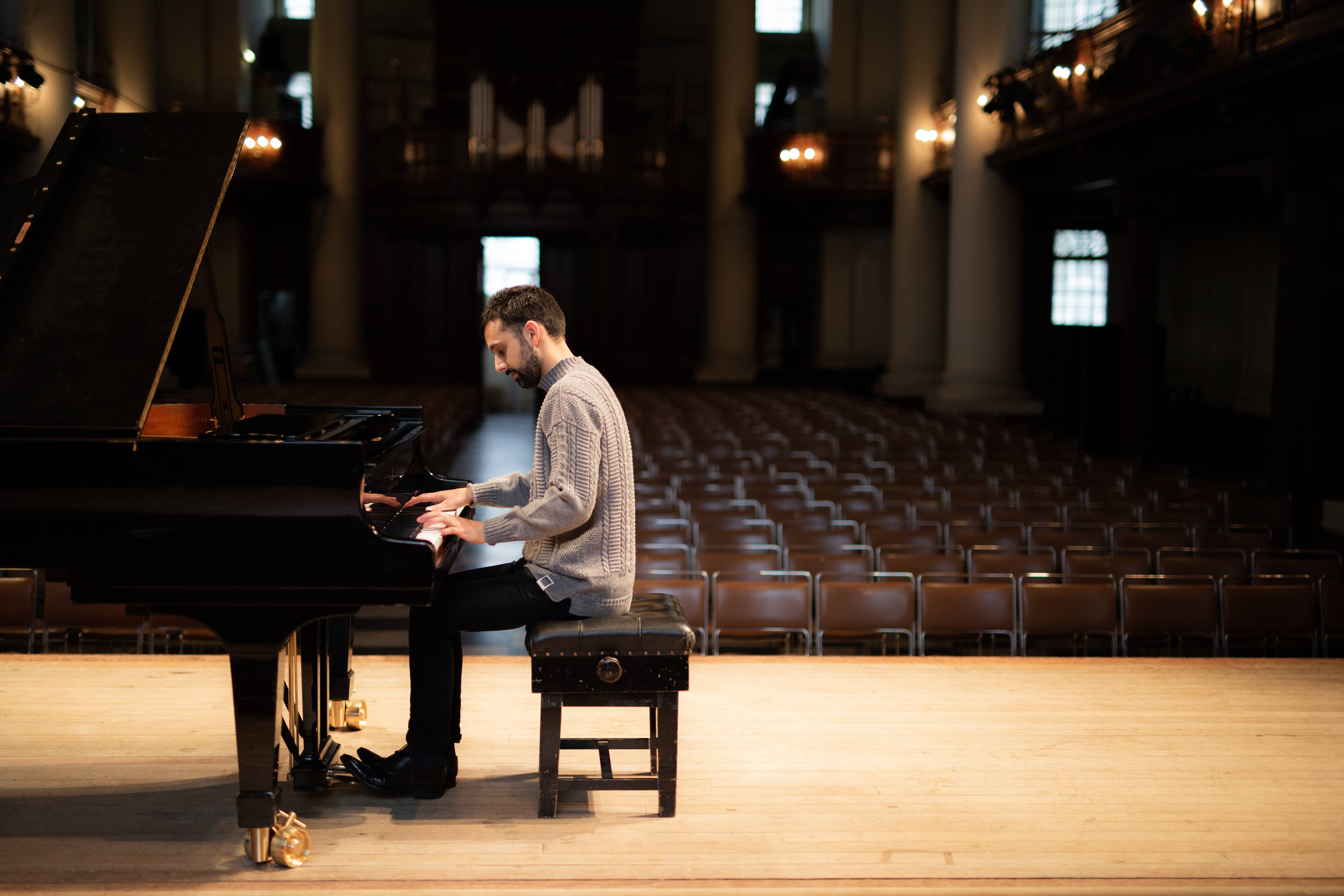 Alexander Soares Press