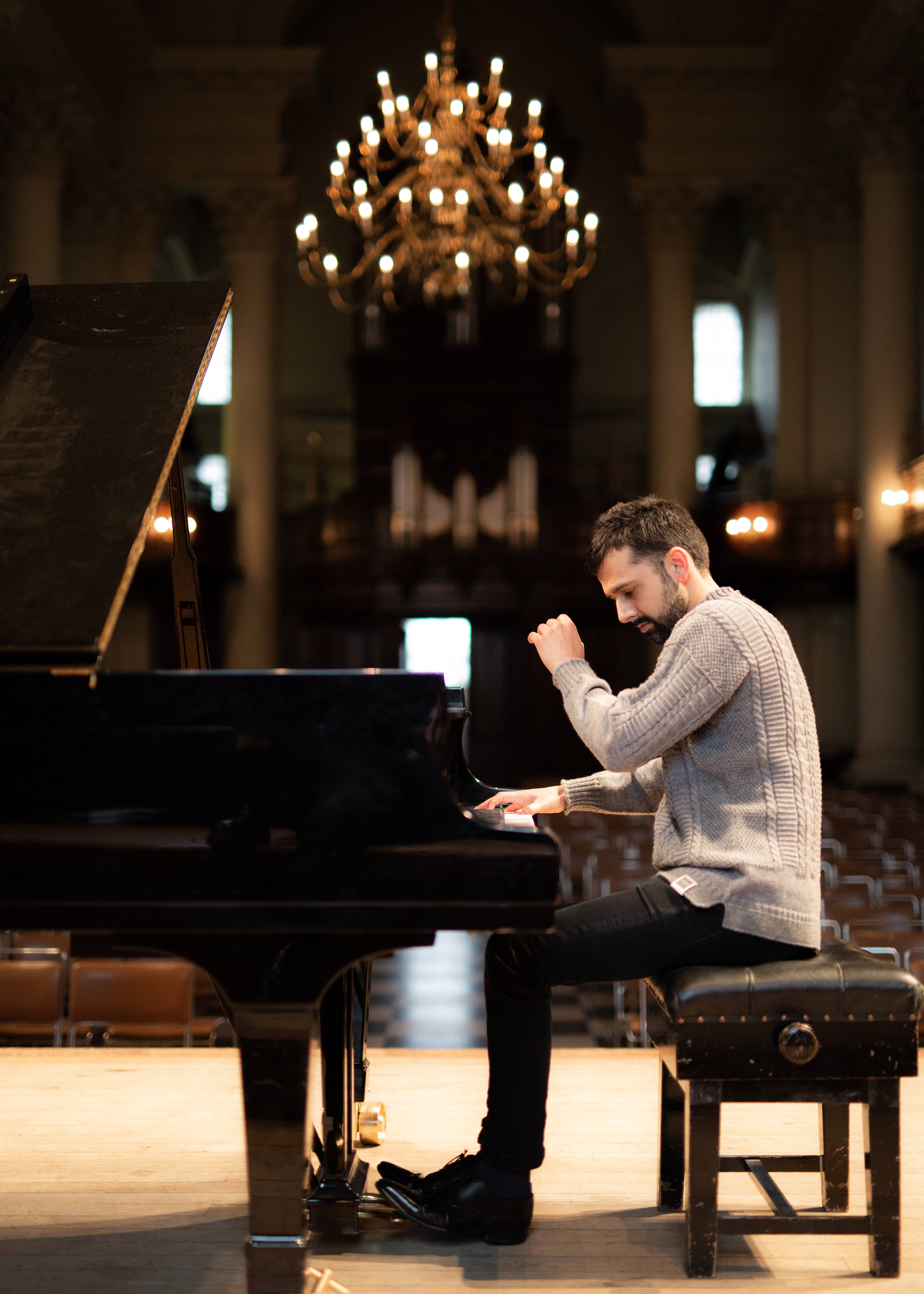 Alexander Soares Press